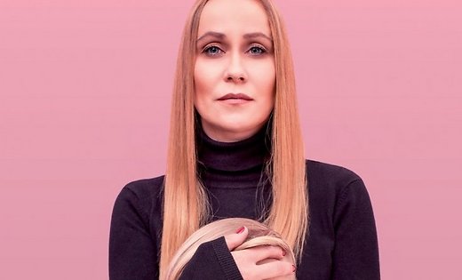 Laura Groza-Ķibere Dailes teātrī iestudē izrādi “Kaķis uz nokaitēta ...